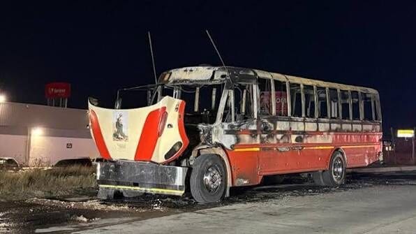 LOCAL | Arde camión de personal de Bafar en carretera a Cuauhtémoc; no ...